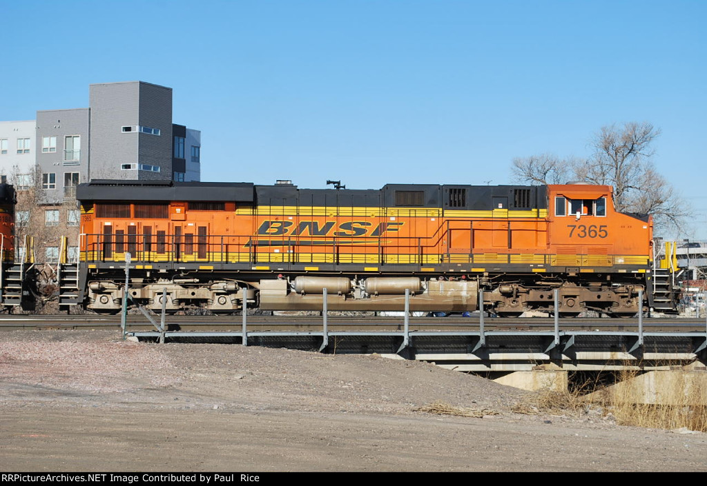 BNSF 7365